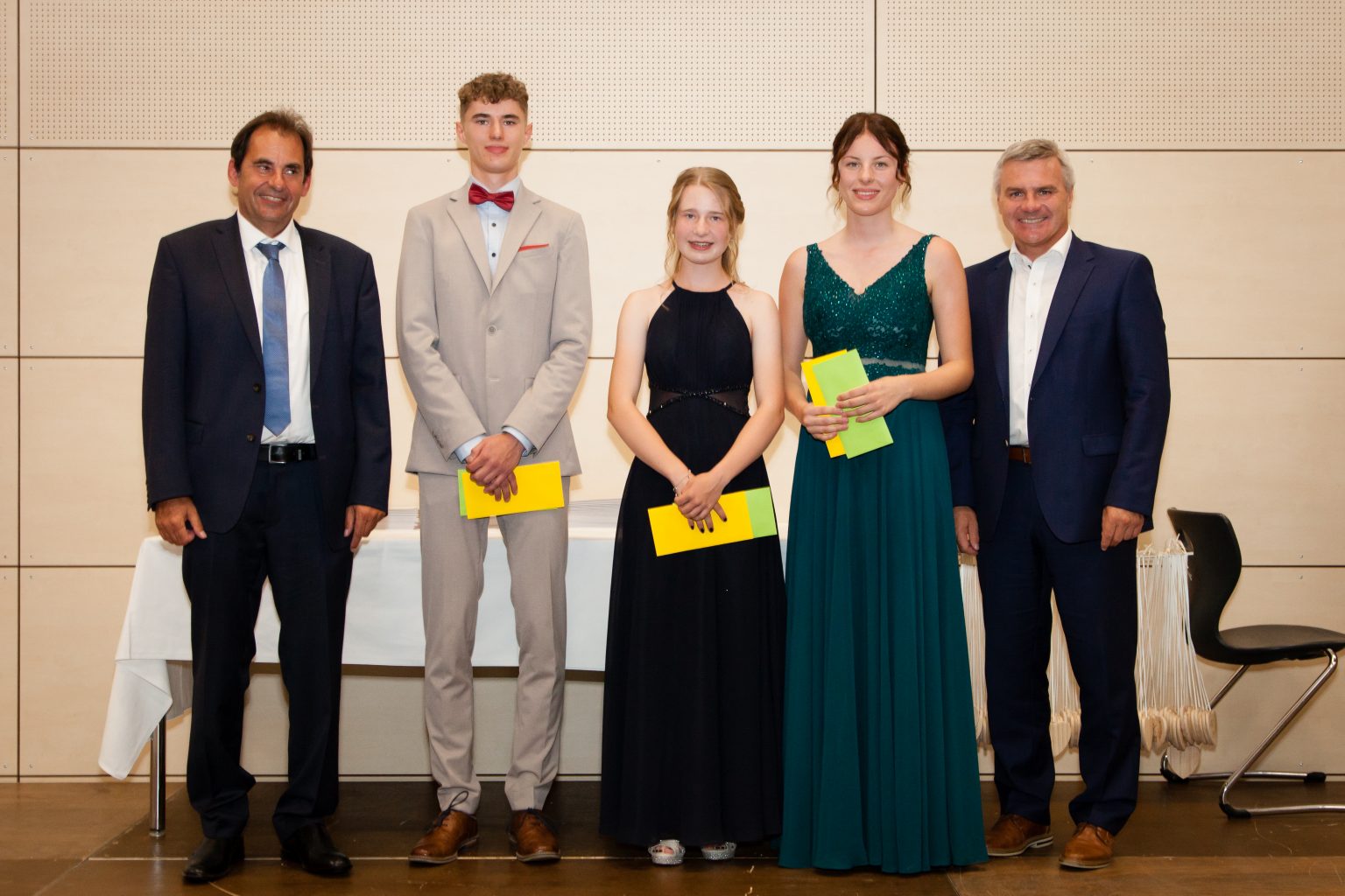 Unsere Abschlussfeier: Klassenfotos und Ehrung der Besten – Staatliche Realschule Rottenburg a ...